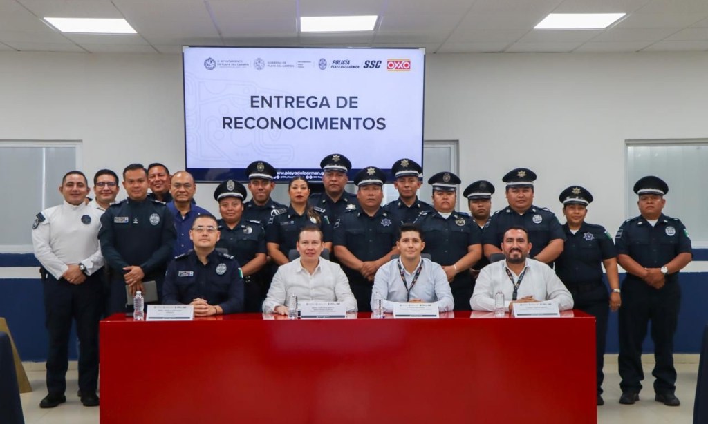 Tiendas OXXO reconocen labor de policías municipales de PDC ...